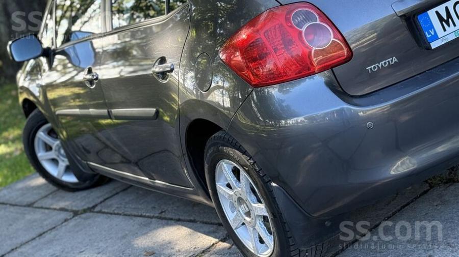 Pelēks Toyota Auris 2010 Jūrmala, ar dzinēja tilpumu 1.40 L un nobraukumu 0 tūkst. km par 2450 €, foto 14 vietnē AUTOMOTO.COM.LV