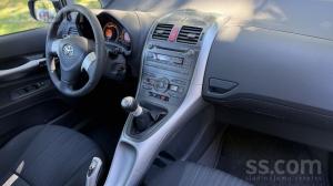 Pelēks Toyota Auris 2010 Jūrmala, ar dzinēja tilpumu 1.40 L un nobraukumu 0 tūkst. km par 2450 €, foto 18 vietnē AUTOMOTO.COM.LV