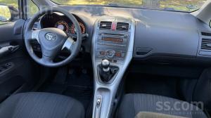 Pelēks Toyota Auris 2010 Jūrmala, ar dzinēja tilpumu 1.40 L un nobraukumu 0 tūkst. km par 2450 €, foto 21 vietnē AUTOMOTO.COM.LV