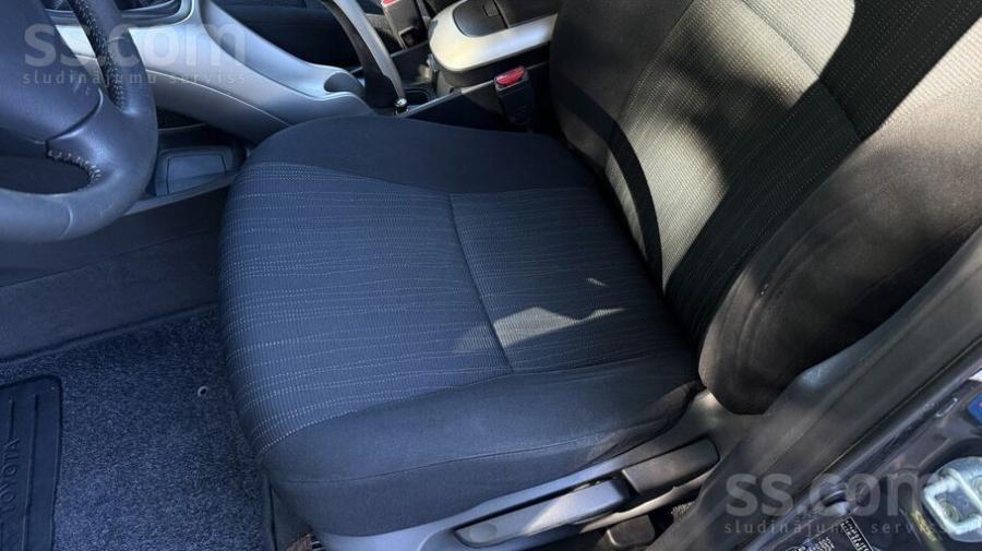 Pelēks Toyota Auris 2010 Jūrmala, ar dzinēja tilpumu 1.40 L un nobraukumu 0 tūkst. km par 2450 €, foto 23 vietnē AUTOMOTO.COM.LV