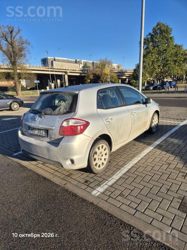 Pelēks Toyota Auris 2010 Rīga, ar dzinēja tilpumu 1.40 L un nobraukumu 0 tūkst. km par 1500 €, foto 5 vietnē AUTOMOTO.COM.LV