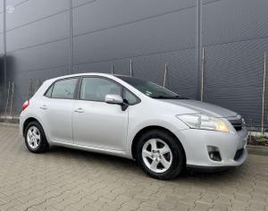 Pelēks Toyota Auris 2011 Viļņa, ar dzinēja tilpumu 1.80 L un nobraukumu 203 tūkst. km par 5950 €, foto 3 vietnē AUTOMOTO.COM.LV
