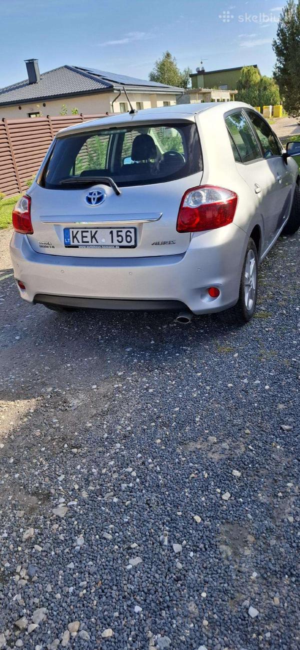 Pelēks Toyota Auris 2011 Kauņa, ar dzinēja tilpumu 2.00 L un nobraukumu 191 tūkst. km par 3300 €, foto 2 vietnē AUTOMOTO.COM.LV