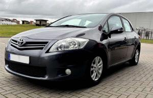 Grey Toyota Auris 2011 in Kaunas, with an engine capacity of 1.36 L and mileage of 187 thousand km for 4893 €, photo  on AUTOMOTO.COM.LV