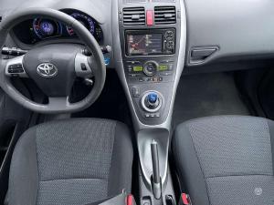 Grey Toyota Auris 2011 in Vilnius, with an engine capacity of 1.80 L and mileage of 203 thousand km for 5950 €, photo 5 on AUTOMOTO.COM.LV