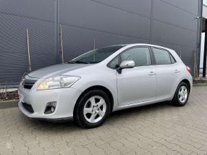 Pelēks Toyota Auris 2011 Viļņa, ar dzinēja tilpumu 1.80 L un nobraukumu 203 tūkst. km par 5750 €, foto  vietnē AUTOMOTO.COM.LV