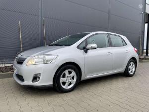 Pelēks Toyota Auris 2011 Viļņa, ar dzinēja tilpumu 1.80 L un nobraukumu 203 tūkst. km par 5750 €, foto  vietnē AUTOMOTO.COM.LV