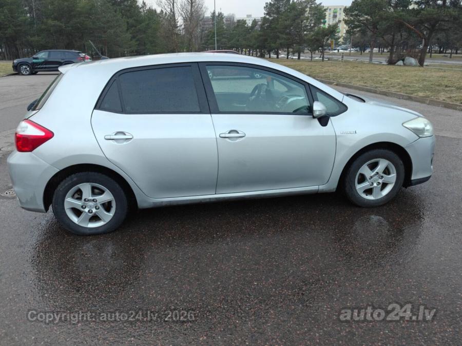 Grey Toyota Auris 2011 in Tallinn, with an engine capacity of 1.80 L and mileage of 186 thousand km for 4499 €, photo 6 on AUTOMOTO.COM.LV