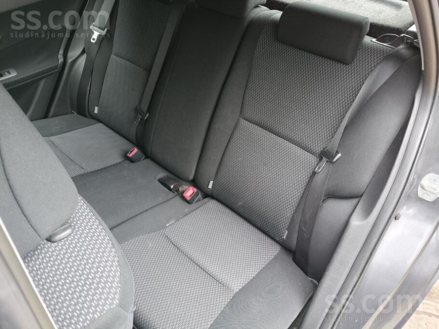 Grey Toyota Auris 2011 in Riga, with an engine capacity of 2.00 L and mileage of 251 thousand km for 2850 €, photo 11 on AUTOMOTO.COM.LV