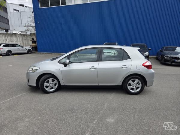 Grey Toyota Auris 2011 in Ukmerge, with an engine capacity of 1.80 L and mileage of 178 thousand km for 6300 €, photo 3 on AUTOMOTO.COM.LV