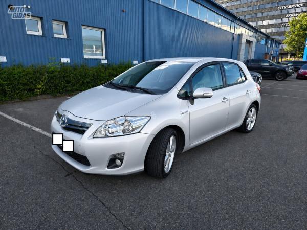 Grey Toyota Auris 2011 in Ukmerge, with an engine capacity of 1.80 L and mileage of 180 thousand km for 6450 €, photo 1 on AUTOMOTO.COM.LV