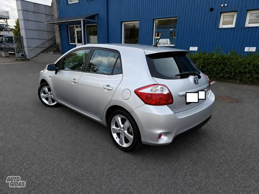 Pelēks Toyota Auris 2011 Ukmergė, ar dzinēja tilpumu 1.80 L un nobraukumu 180 tūkst. km par 6450 €, foto 5 vietnē AUTOMOTO.COM.LV
