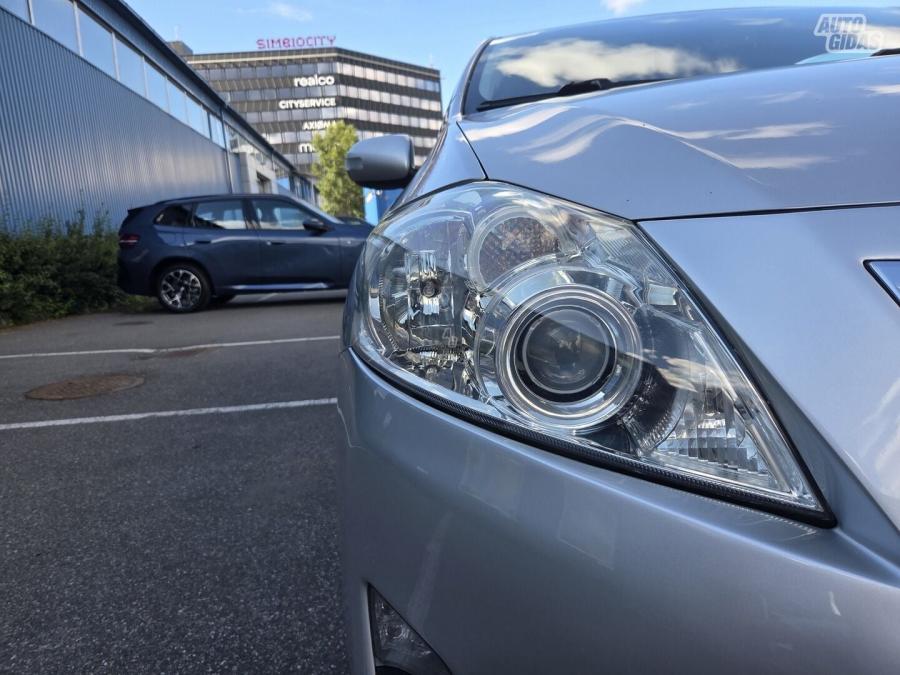 Pelēks Toyota Auris 2011 Ukmergė, ar dzinēja tilpumu 1.80 L un nobraukumu 180 tūkst. km par 6450 €, foto 10 vietnē AUTOMOTO.COM.LV