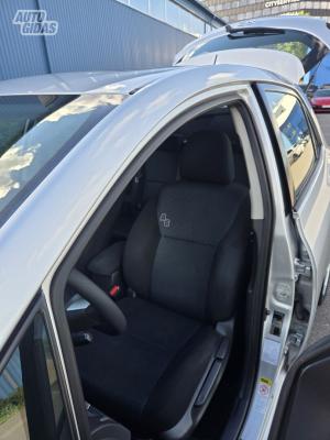 Pelēks Toyota Auris 2011 Ukmergė, ar dzinēja tilpumu 1.80 L un nobraukumu 180 tūkst. km par 6450 €, foto 14 vietnē AUTOMOTO.COM.LV