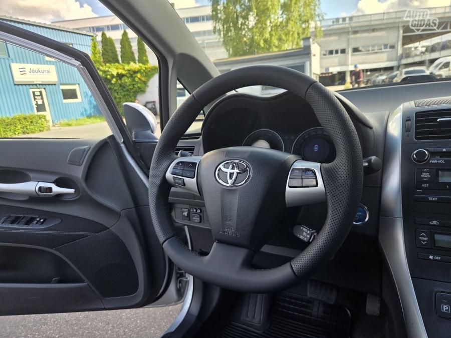 Pelēks Toyota Auris 2011 Ukmergė, ar dzinēja tilpumu 1.80 L un nobraukumu 180 tūkst. km par 6450 €, foto 19 vietnē AUTOMOTO.COM.LV