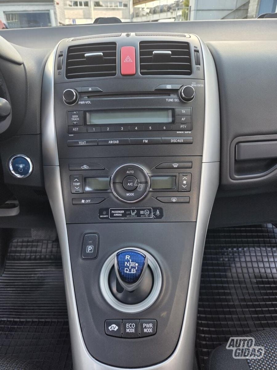 Pelēks Toyota Auris 2011 Ukmergė, ar dzinēja tilpumu 1.80 L un nobraukumu 180 tūkst. km par 6450 €, foto 22 vietnē AUTOMOTO.COM.LV