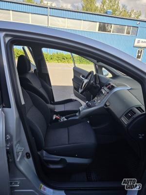 Pelēks Toyota Auris 2011 Ukmergė, ar dzinēja tilpumu 1.80 L un nobraukumu 180 tūkst. km par 6450 €, foto 26 vietnē AUTOMOTO.COM.LV