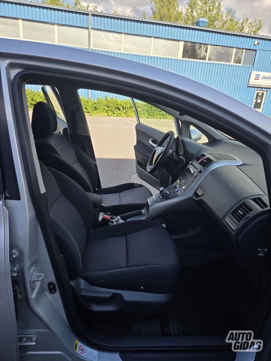 Pelēks Toyota Auris 2011 Ukmergė, ar dzinēja tilpumu 1.80 L un nobraukumu 180 tūkst. km par 6450 €, foto 26 vietnē AUTOMOTO.COM.LV