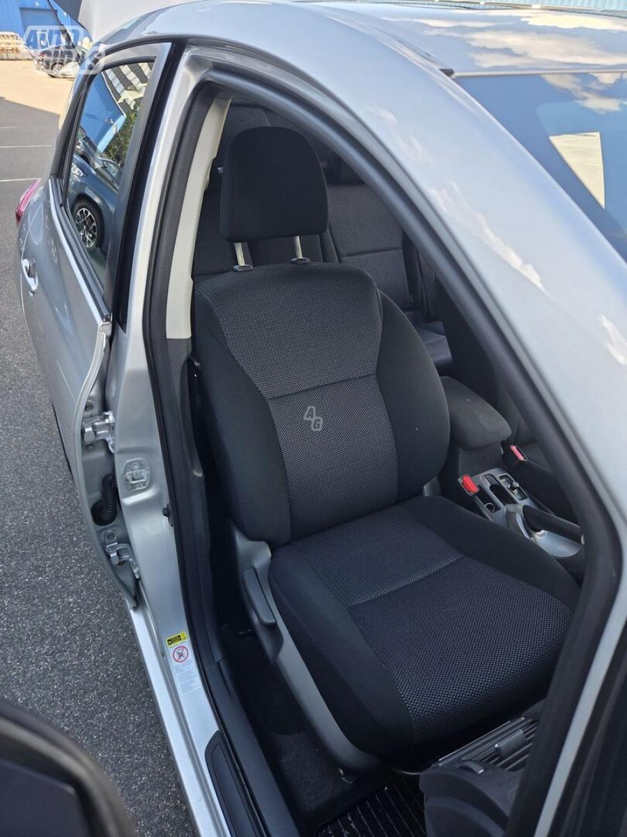 Pelēks Toyota Auris 2011 Ukmergė, ar dzinēja tilpumu 1.80 L un nobraukumu 180 tūkst. km par 6450 €, foto 27 vietnē AUTOMOTO.COM.LV
