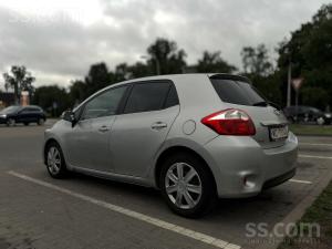Grey Toyota Auris 2011 in Riga, with an engine capacity of 1.40 L and mileage of 271 thousand km for 3499 €, photo 5 on AUTOMOTO.COM.LV