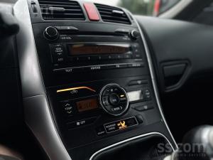 Grey Toyota Auris 2011 in Riga, with an engine capacity of 1.40 L and mileage of 271 thousand km for 3499 €, photo 12 on AUTOMOTO.COM.LV