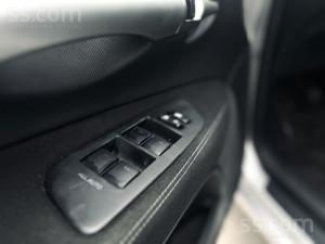 Grey Toyota Auris 2011 in Riga, with an engine capacity of 1.40 L and mileage of 271 thousand km for 3499 €, photo 14 on AUTOMOTO.COM.LV