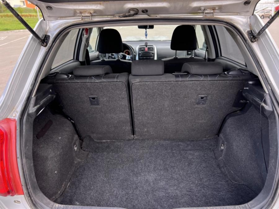 Pelēks Toyota Auris 2011 Rīga, ar dzinēja tilpumu 1.40 L un nobraukumu 317 tūkst. km par 3440 €, foto 11 vietnē AUTOMOTO.COM.LV