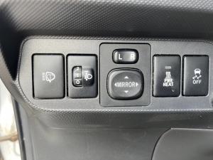 Pelēks Toyota Auris 2011 Rīga, ar dzinēja tilpumu 1.40 L un nobraukumu 317 tūkst. km par 3440 €, foto 14 vietnē AUTOMOTO.COM.LV
