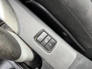 Pelēks Toyota Auris 2011 Rīga, ar dzinēja tilpumu 1.40 L un nobraukumu 317 tūkst. km par 3440 €, foto 16 vietnē AUTOMOTO.COM.LV