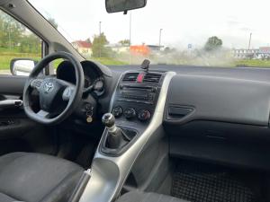 Pelēks Toyota Auris 2011 Rīga, ar dzinēja tilpumu 1.40 L un nobraukumu 317 tūkst. km par 3440 €, foto 17 vietnē AUTOMOTO.COM.LV