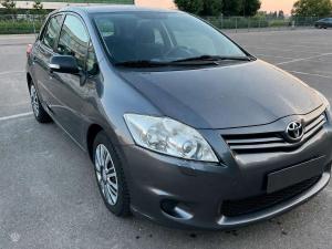 Grey Toyota Auris 2011 in Vilnius, with an engine capacity of 1.60 L and mileage of 233 thousand km for 4790 €, photo 3 on AUTOMOTO.COM.LV