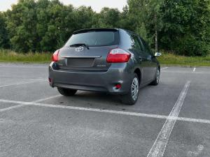Grey Toyota Auris 2011 in Vilnius, with an engine capacity of 1.60 L and mileage of 233 thousand km for 4790 €, photo 4 on AUTOMOTO.COM.LV