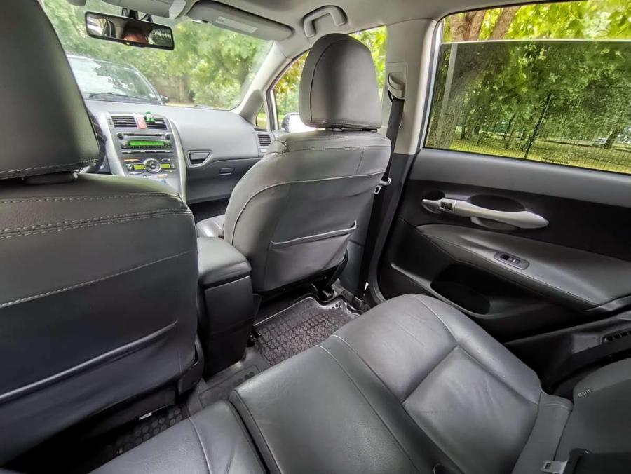 Pelēks Toyota Auris 2011 Viļņa, ar dzinēja tilpumu 1.80 L un nobraukumu 251 tūkst. km par 6100 €, foto 10 vietnē AUTOMOTO.COM.LV