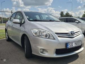 Pelēks Toyota Auris 2011 Šauļi, ar dzinēja tilpumu 2.00 L un nobraukumu 240 tūkst. km par 4250 €, foto  vietnē AUTOMOTO.COM.LV