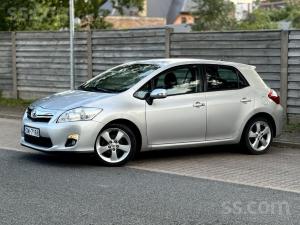 Pelēks Toyota Auris 2011 Jelgava, ar dzinēja tilpumu 1.80 L un nobraukumu 159 tūkst. km par 7200 €, foto  vietnē AUTOMOTO.COM.LV