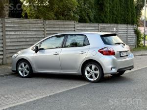 Pelēks Toyota Auris 2011 Jelgava, ar dzinēja tilpumu 1.80 L un nobraukumu 159 tūkst. km par 7200 €, foto 5 vietnē AUTOMOTO.COM.LV
