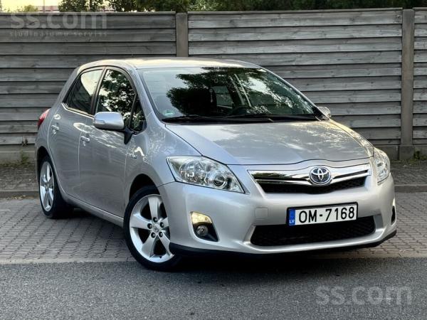 Grey Toyota Auris 2011 in Jelgava, with an engine capacity of 1.80 L and mileage of 159 thousand km for 7200 €, photo 5 on AUTOMOTO.COM.LV