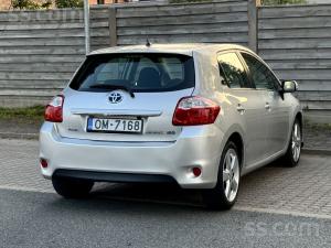 Pelēks Toyota Auris 2011 Jelgava, ar dzinēja tilpumu 1.80 L un nobraukumu 159 tūkst. km par 7200 €, foto 7 vietnē AUTOMOTO.COM.LV