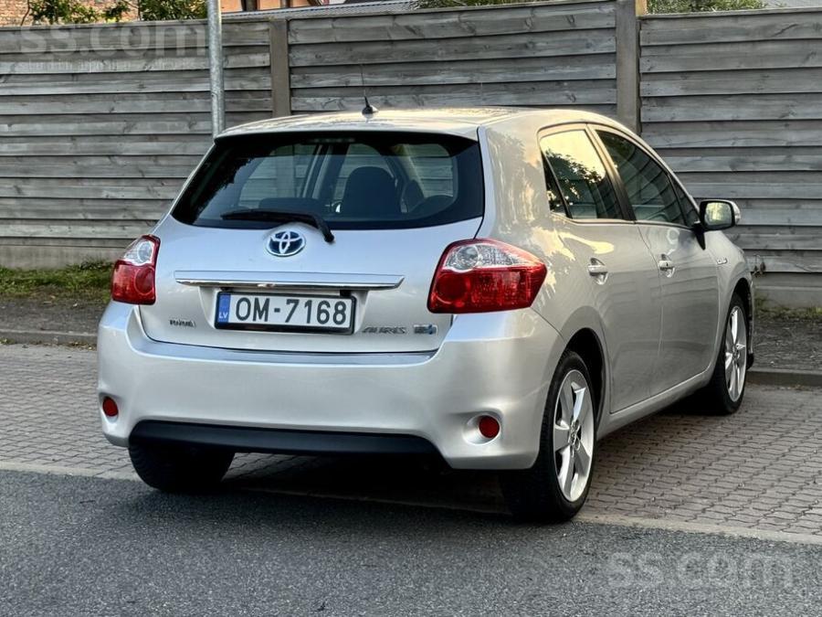 Pelēks Toyota Auris 2011 Jelgava, ar dzinēja tilpumu 1.80 L un nobraukumu 159 tūkst. km par 7200 €, foto 7 vietnē AUTOMOTO.COM.LV