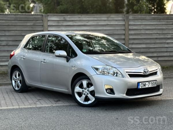 Grey Toyota Auris 2011 in Jelgava, with an engine capacity of 1.80 L and mileage of 159 thousand km for 7200 €, photo 8 on AUTOMOTO.COM.LV