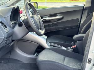 Pelēks Toyota Auris 2011 Jelgava, ar dzinēja tilpumu 1.80 L un nobraukumu 159 tūkst. km par 7200 €, foto 13 vietnē AUTOMOTO.COM.LV
