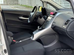 Pelēks Toyota Auris 2011 Jelgava, ar dzinēja tilpumu 1.80 L un nobraukumu 159 tūkst. km par 7200 €, foto 15 vietnē AUTOMOTO.COM.LV