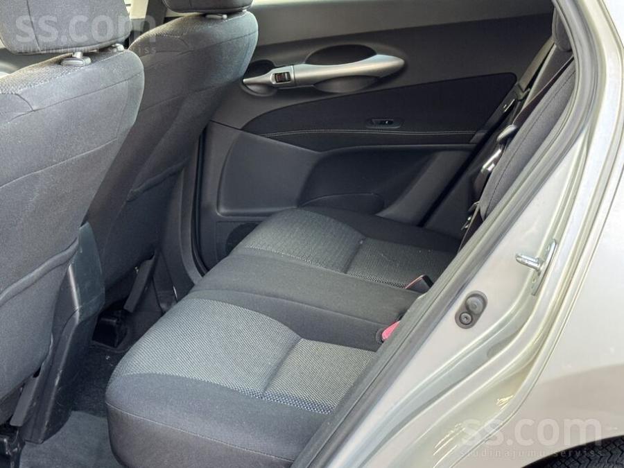 Pelēks Toyota Auris 2011 Jelgava, ar dzinēja tilpumu 1.80 L un nobraukumu 159 tūkst. km par 7200 €, foto 17 vietnē AUTOMOTO.COM.LV