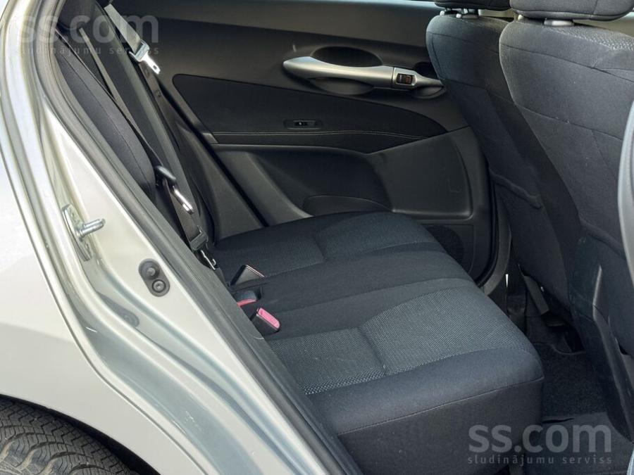 Pelēks Toyota Auris 2011 Jelgava, ar dzinēja tilpumu 1.80 L un nobraukumu 159 tūkst. km par 7200 €, foto 19 vietnē AUTOMOTO.COM.LV