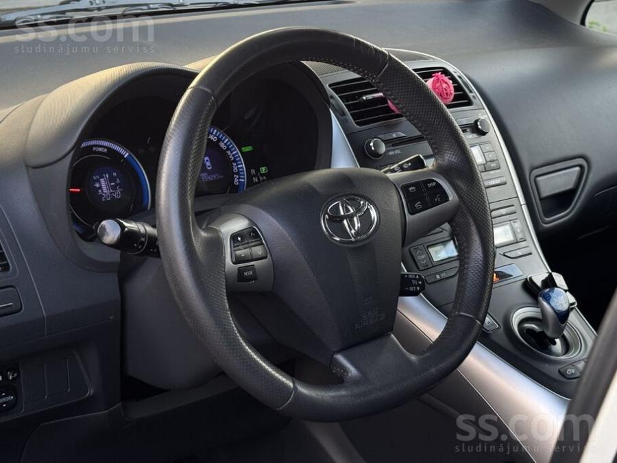 Pelēks Toyota Auris 2011 Jelgava, ar dzinēja tilpumu 1.80 L un nobraukumu 159 tūkst. km par 7200 €, foto 26 vietnē AUTOMOTO.COM.LV