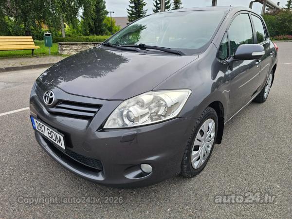 Pelēks Toyota Auris 2011 Paide, ar dzinēja tilpumu 1.60 L un nobraukumu 190 tūkst. km par 4990 €, foto 1 vietnē AUTOMOTO.COM.LV