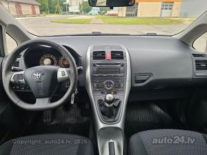 Pelēks Toyota Auris 2011 Paide, ar dzinēja tilpumu 1.60 L un nobraukumu 190 tūkst. km par 4990 €, foto 9 vietnē AUTOMOTO.COM.LV