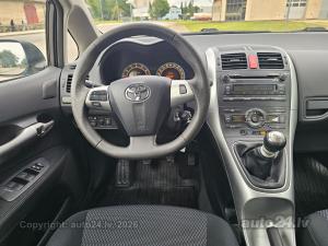 Pelēks Toyota Auris 2011 Paide, ar dzinēja tilpumu 1.60 L un nobraukumu 190 tūkst. km par 4990 €, foto 10 vietnē AUTOMOTO.COM.LV