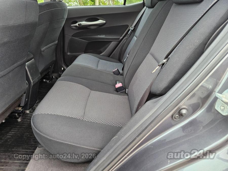 Pelēks Toyota Auris 2011 Paide, ar dzinēja tilpumu 1.60 L un nobraukumu 190 tūkst. km par 4990 €, foto 18 vietnē AUTOMOTO.COM.LV