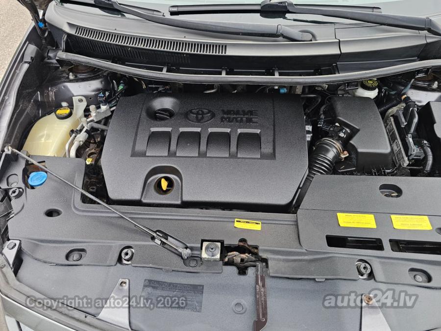 Pelēks Toyota Auris 2011 Paide, ar dzinēja tilpumu 1.60 L un nobraukumu 190 tūkst. km par 4990 €, foto 20 vietnē AUTOMOTO.COM.LV